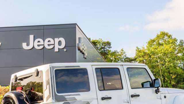Hybrid wave hits SUVs as Jeep revives Cherokee to extend gas mileage