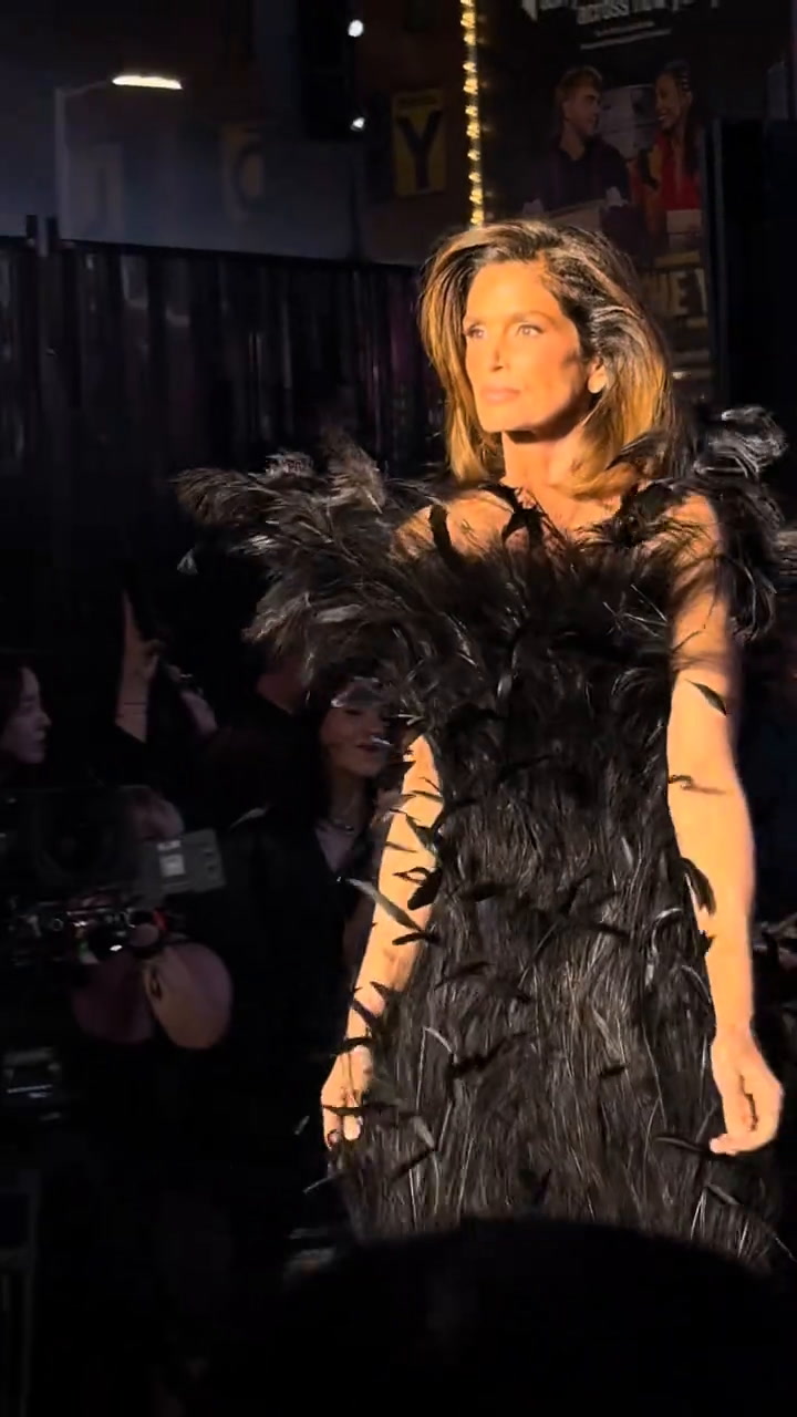 Black swan: A supermodel's dramatic runway moment