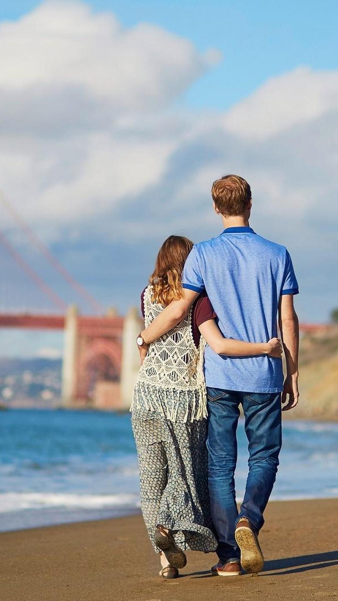 Le Golden Gate Bridge disparaît dans le brouillard. C'est encore plus beau