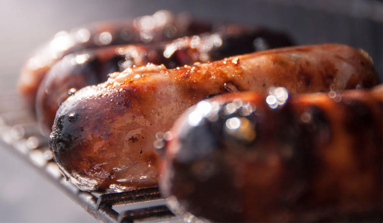 Muslim men being deported from Ireland to Pakistan 'served pork ...