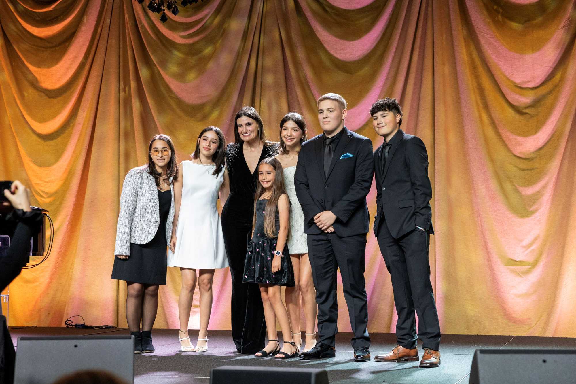 Idina Menzel brings Broadway flair to Houston hospital's fundraiser
