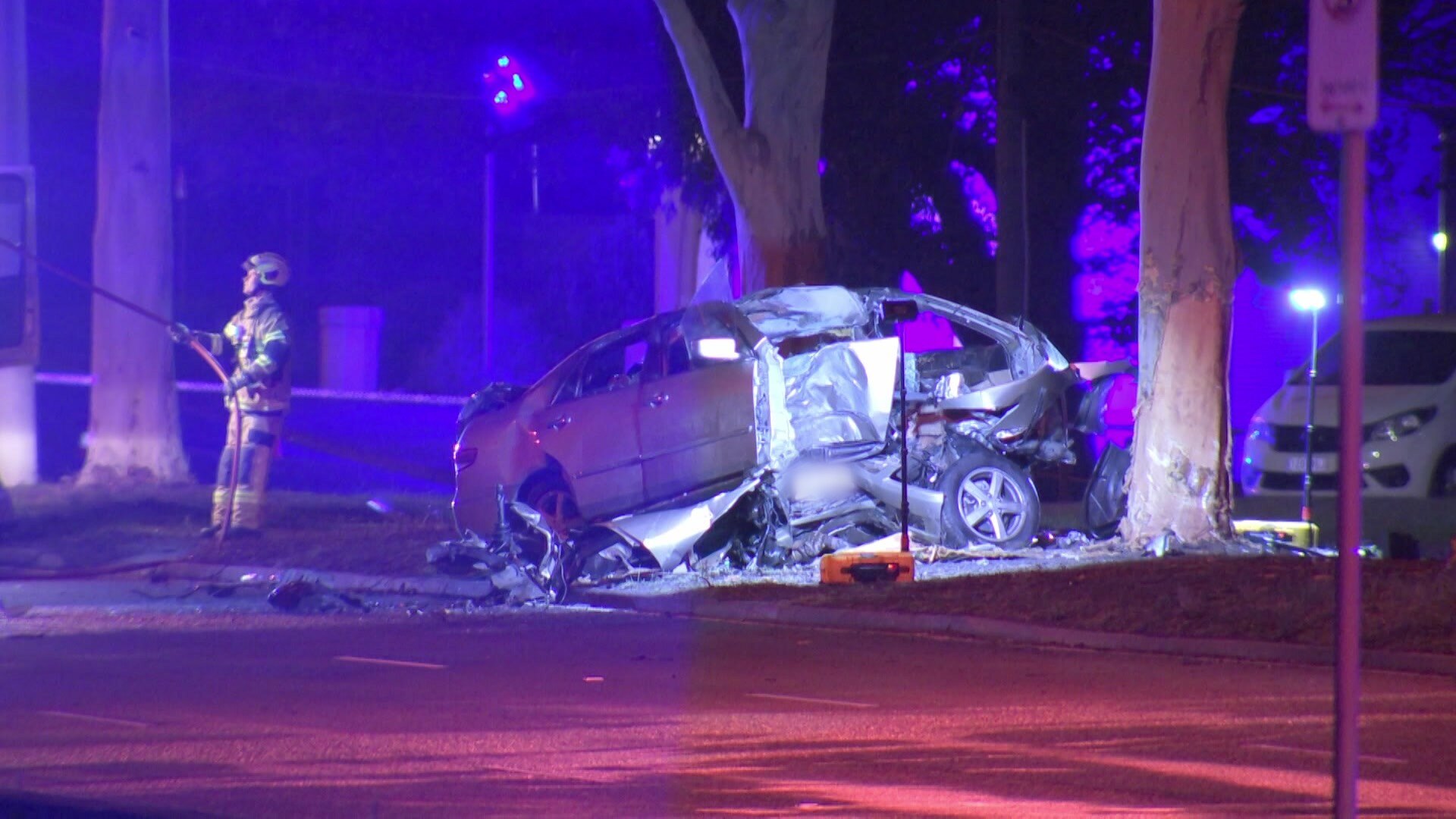 Two dead after car hits tree in Dandenong in Melbourne's south-east