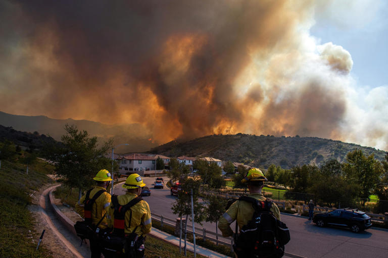 LAFD sends resources to area near Sandy Fire in Simi Valley