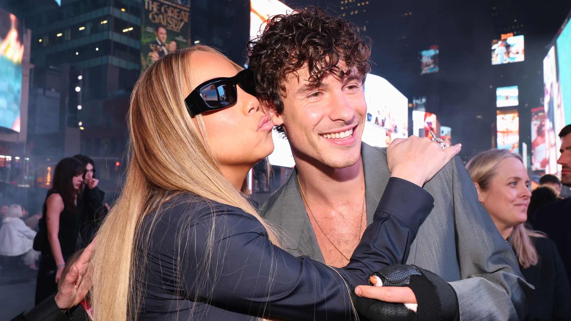 Shawn Mendes appears to be mesmerized with Mariah Carey’s presence at ...