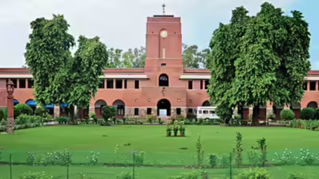D﻿U may relocate Faculty of Law, political hub of North Campus, to ...