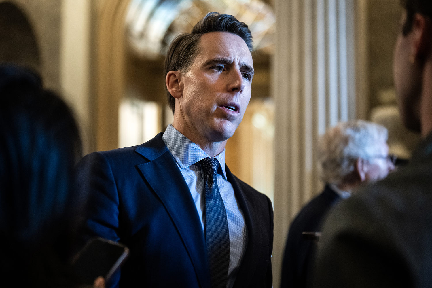 Sen. Josh Hawley says he favors a stock-trading ban that applies to ...