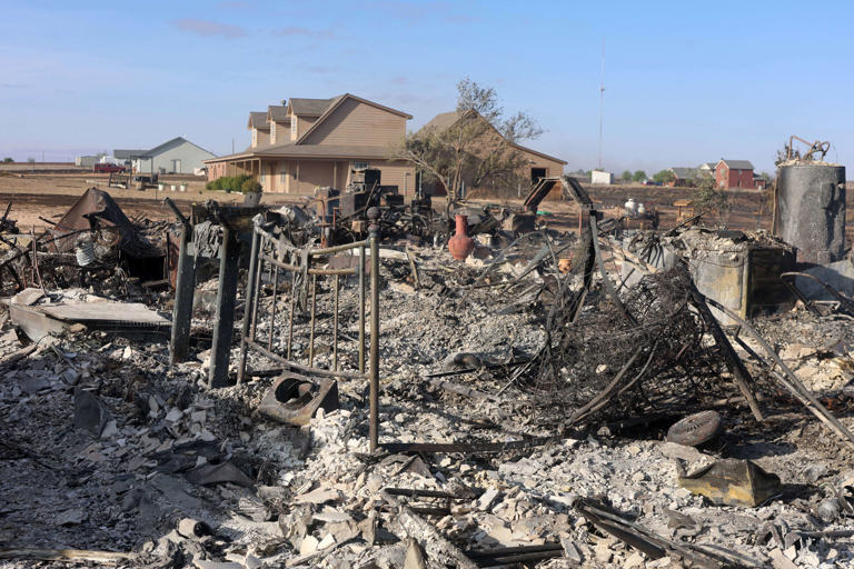 Fire near Amarillo 85% contained, residents asked to be on lookout