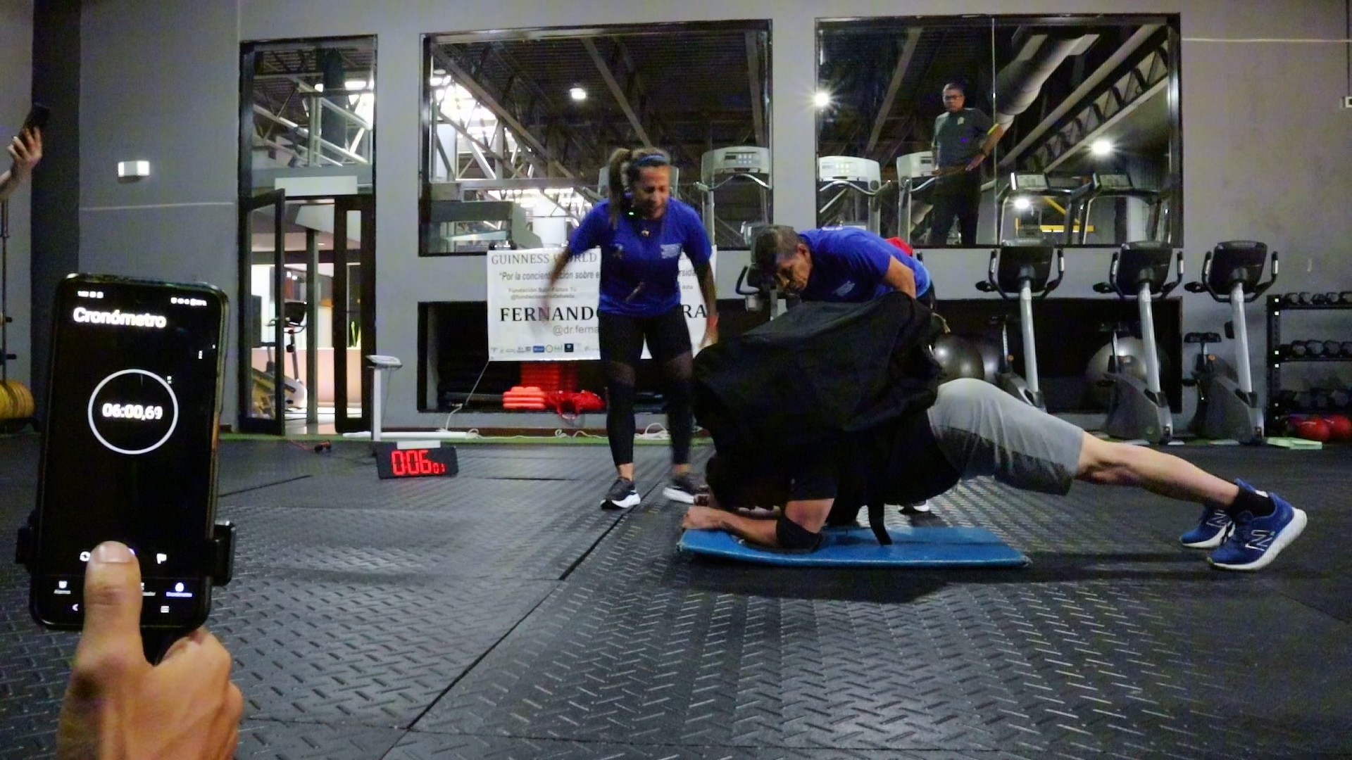 Longest time in a plank position with a 200lb pack - 6 minutes and 52 ...