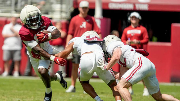 Projected Alabama starting guard has eye-opening praise for Tide’s RB room