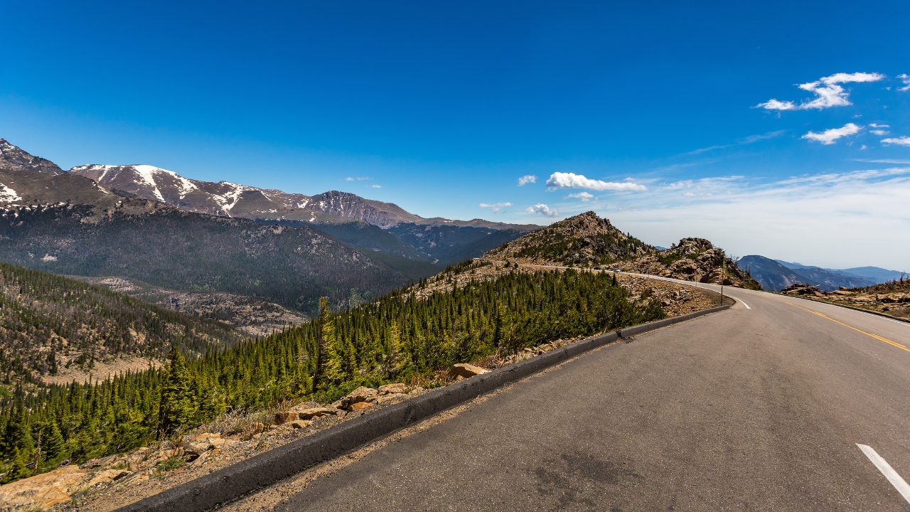 National park trails in the United States popular among experienced hikers
