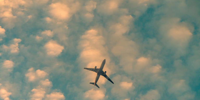 A plane went completely silent at 26,000 feet, with nobody responding ...