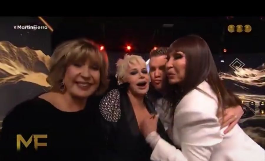El show de "picos" entre Moria Casán, Georgina Barbarossa y Carmen ...