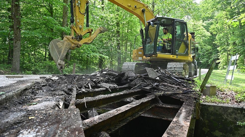 Road crews expedite bridge replacement near Kanawha State Forest campground