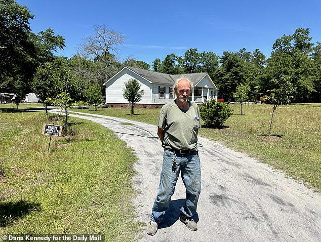Alex Murdaugh's 'Cousin Eddie' makes new claims about night of murders