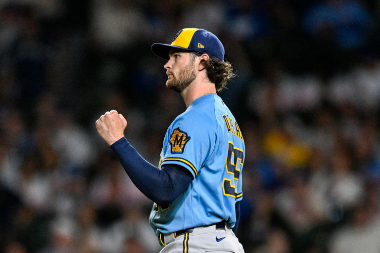 Brewers 7, Giants 2: Brewers hit for the cycle in second-inning outburst