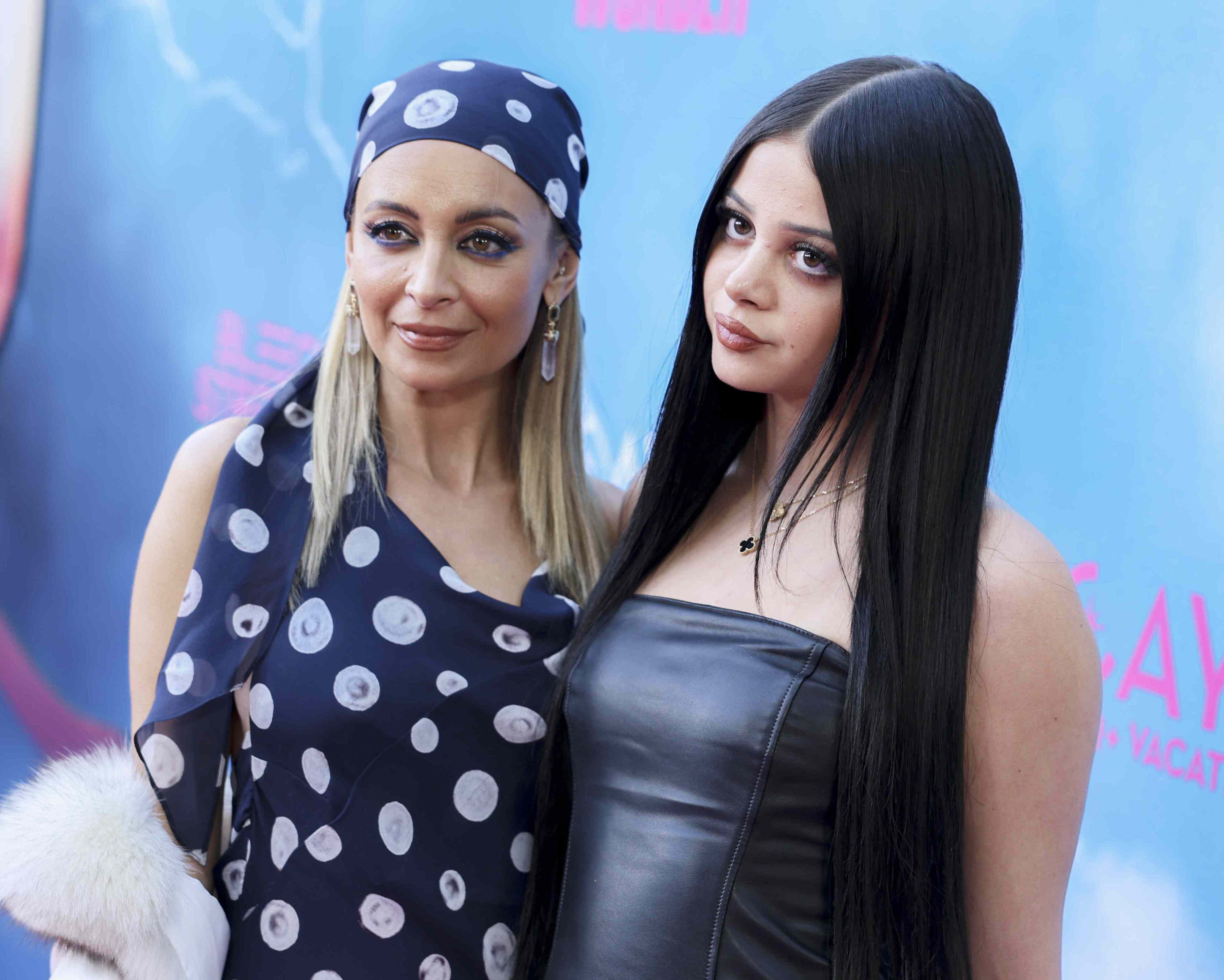 Nicole Richie's daughter Kate, 18, towers over her mom during their ...