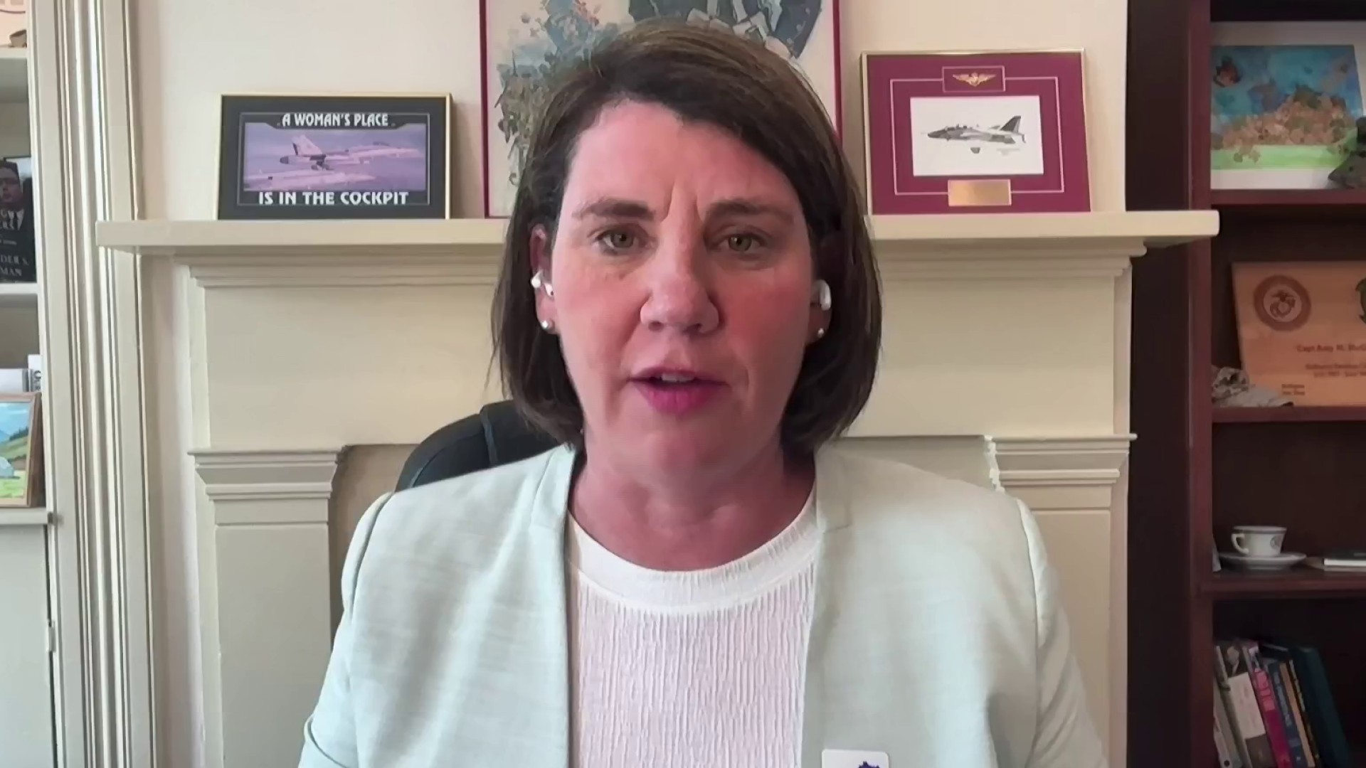 People are 'fed up', says Democrat candidate Amy McGrath on bid to flip ...
