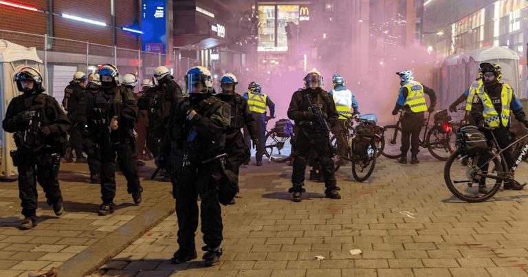Riot police use tear gas against Canadiens fans in downtown Montreal