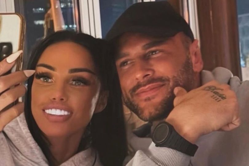 Katie Price spotted in airport 'flying to Dubai' to see husband Lee Andrews