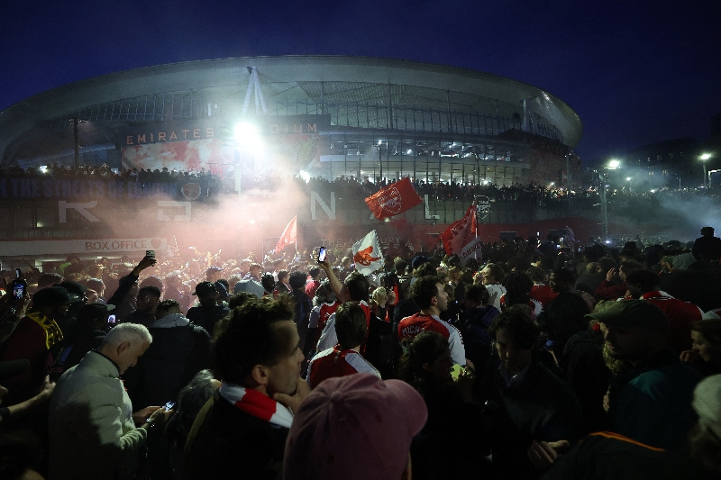 Soccer-Arsenal crowned Premier League champions for first time in 22 years