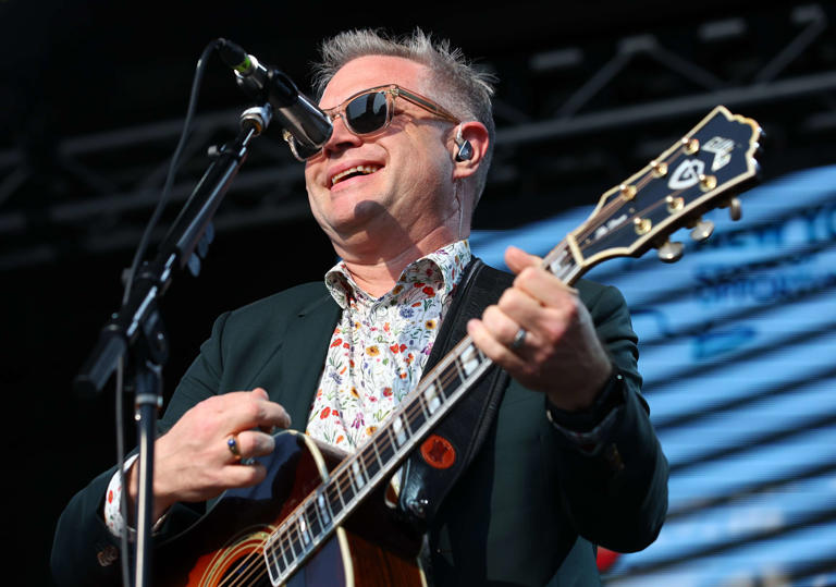 Steven Page announces new holiday album, Christmas concert in Syracuse