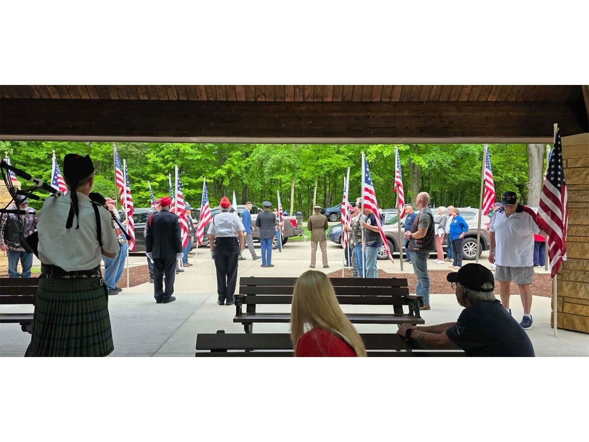 'A final thank you': 100 attend burial for unclaimed WWII vet after urn ...
