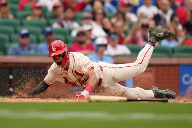 Cardinals shortstop Masyn Winn has a 'clear' MRI on sore left knee
