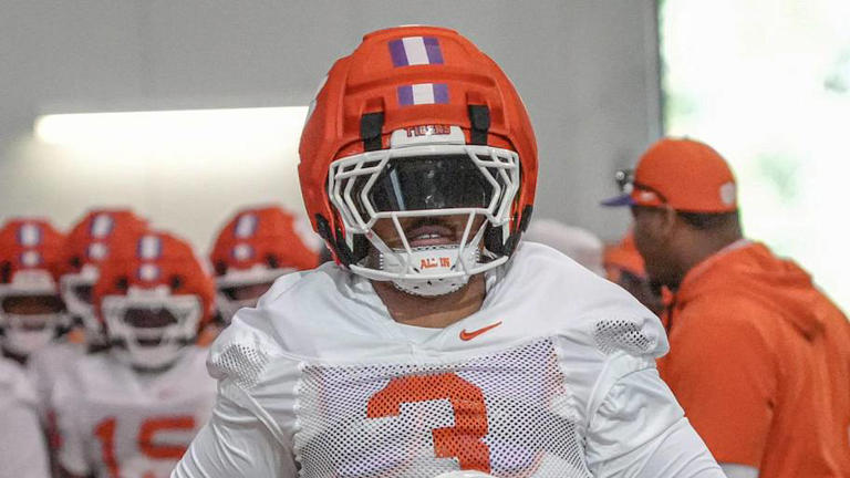 Buffalo Bills' DE Landon Jackson displays massive weight change at OTAs