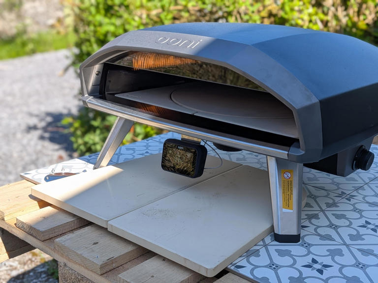 No more burnt edges: Ooni's rotating pizza stone delivers perfect pies ...