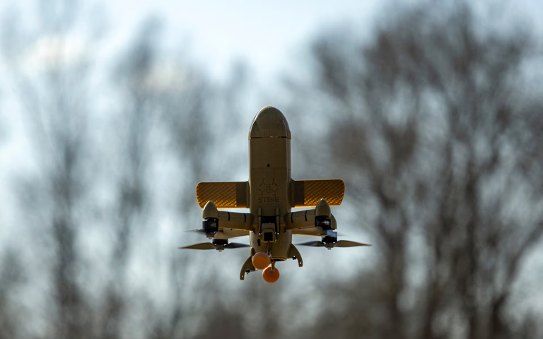 Drone Ukraine dồn dập đánh phá dầu khí Nga