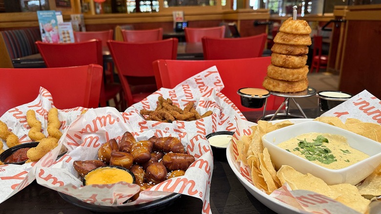 I tried and ranked every appetizer at Red Robin