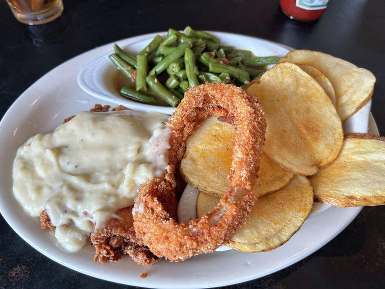 47-year-old Pearl-area eatery sizzles with affordable Texas-sized meal ...
