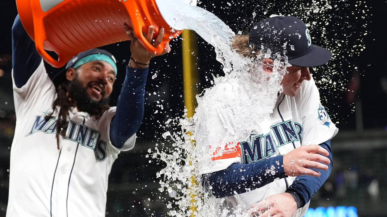 Colt Emerson makes first MLB start at shortstop for Seattle Mariners