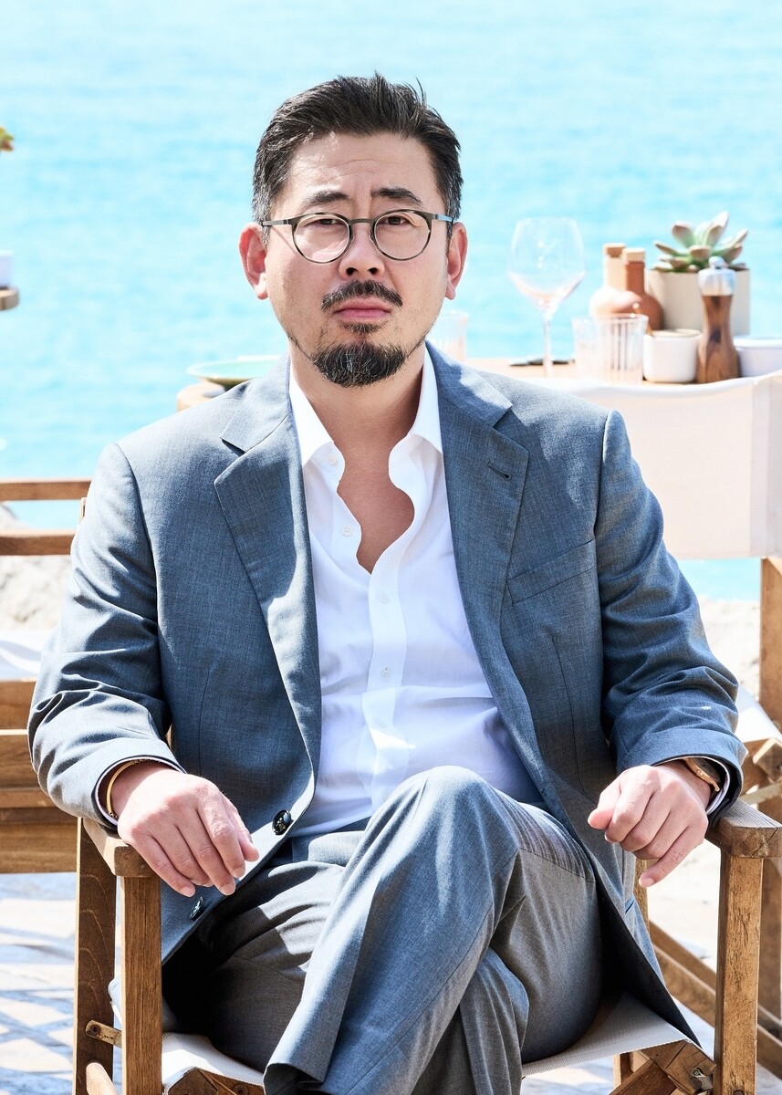 Na Hong Jin shuts down rumors about ‘Hope’ massive budget, calls the ...