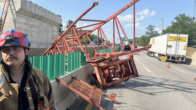 I-75 reopens after semi hauling crane hits bridge near Norwood Lateral