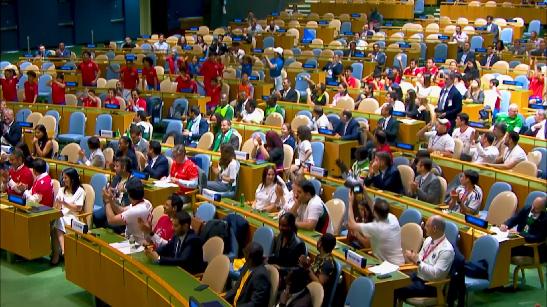 Football colours fill UN General Assembly