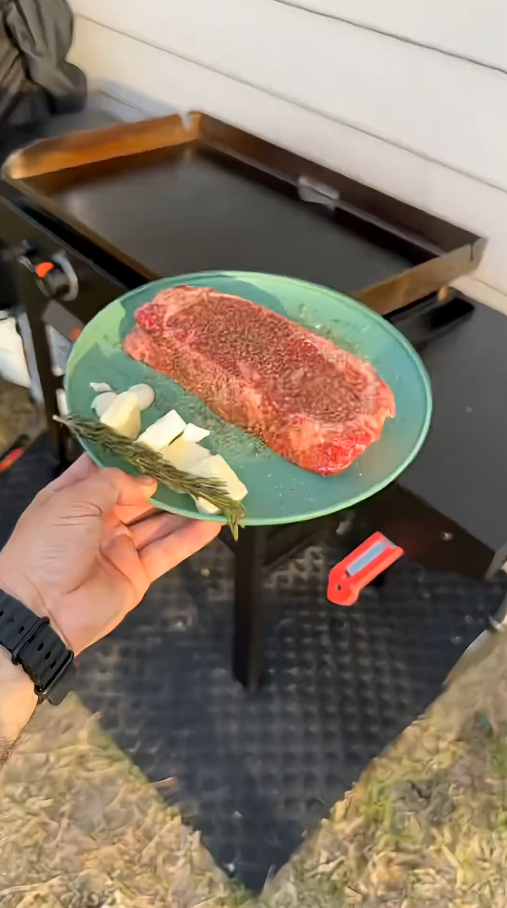 How to Cook a Ribeye Steak Easy and Delicious
