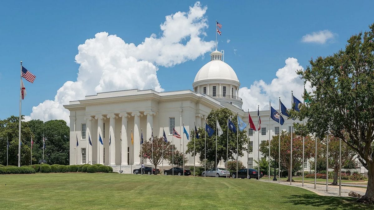 Tuberville, Jones to face off in Alabama governor's race