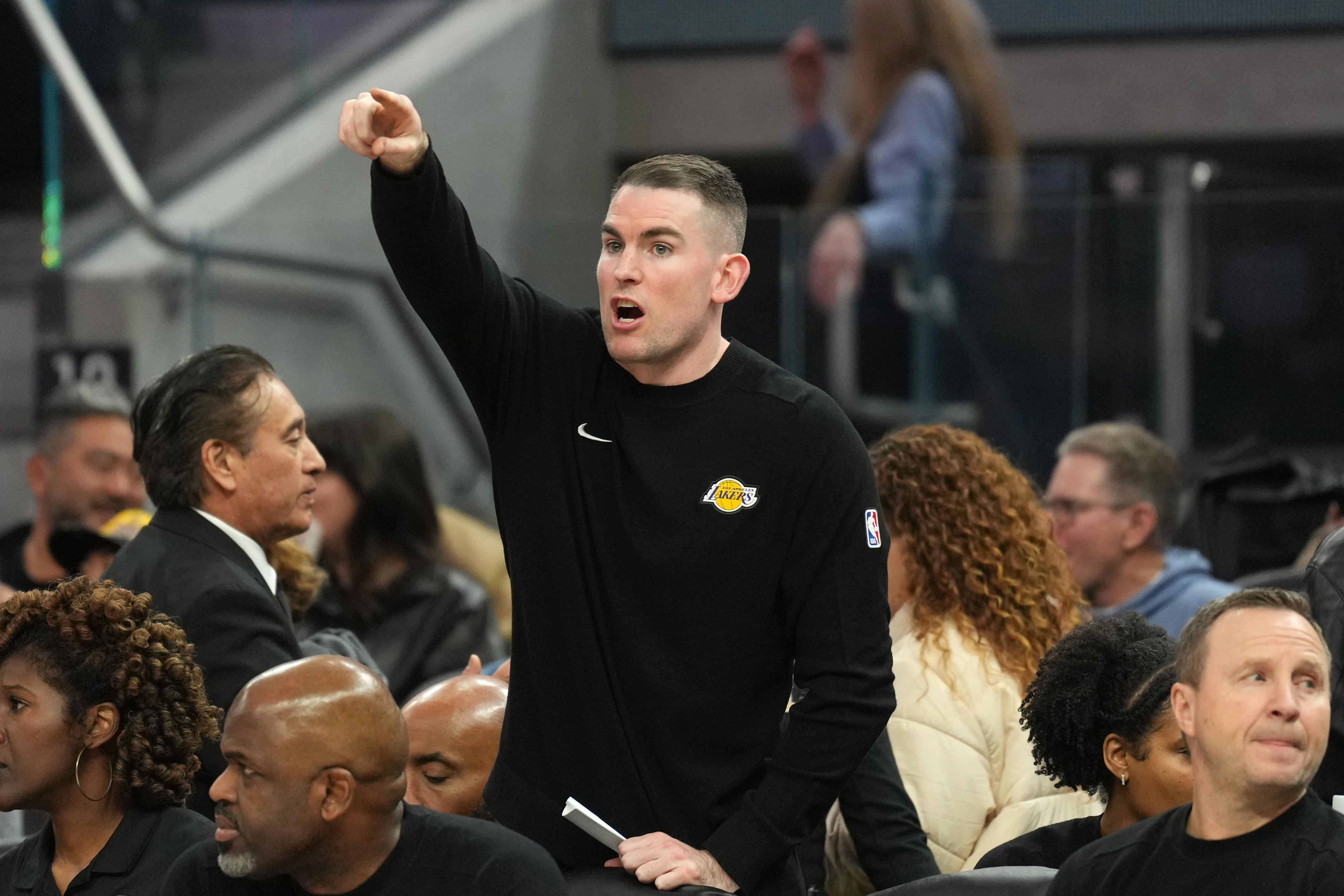 Lakers assistant coach is head coaching candidate for Trail Blazers