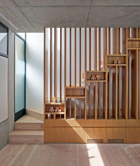 Rumah makin cantik! 5 inspirasi tangga minimalis 2 lantai