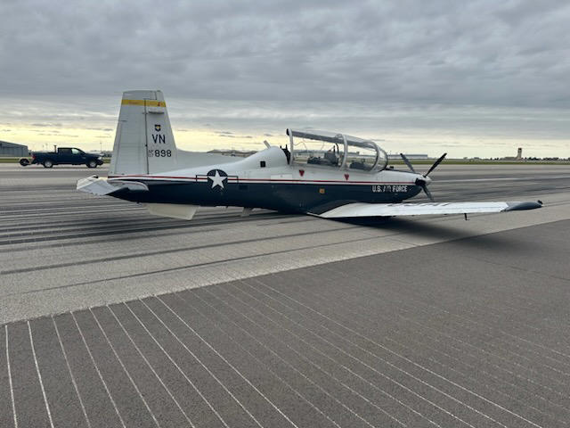 Air Force plane makes emergency landing at McConnell AFB