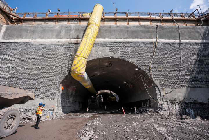 Massive tunnel-boring machine begins drilling Montreal’s Blue Line ...