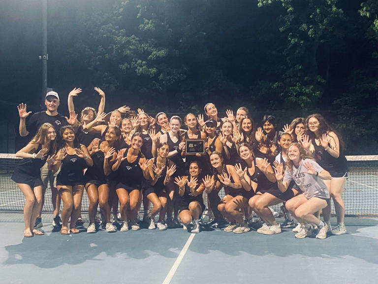 Longmeadow girls tennis defeats Amherst, claims 10th straight regional ...