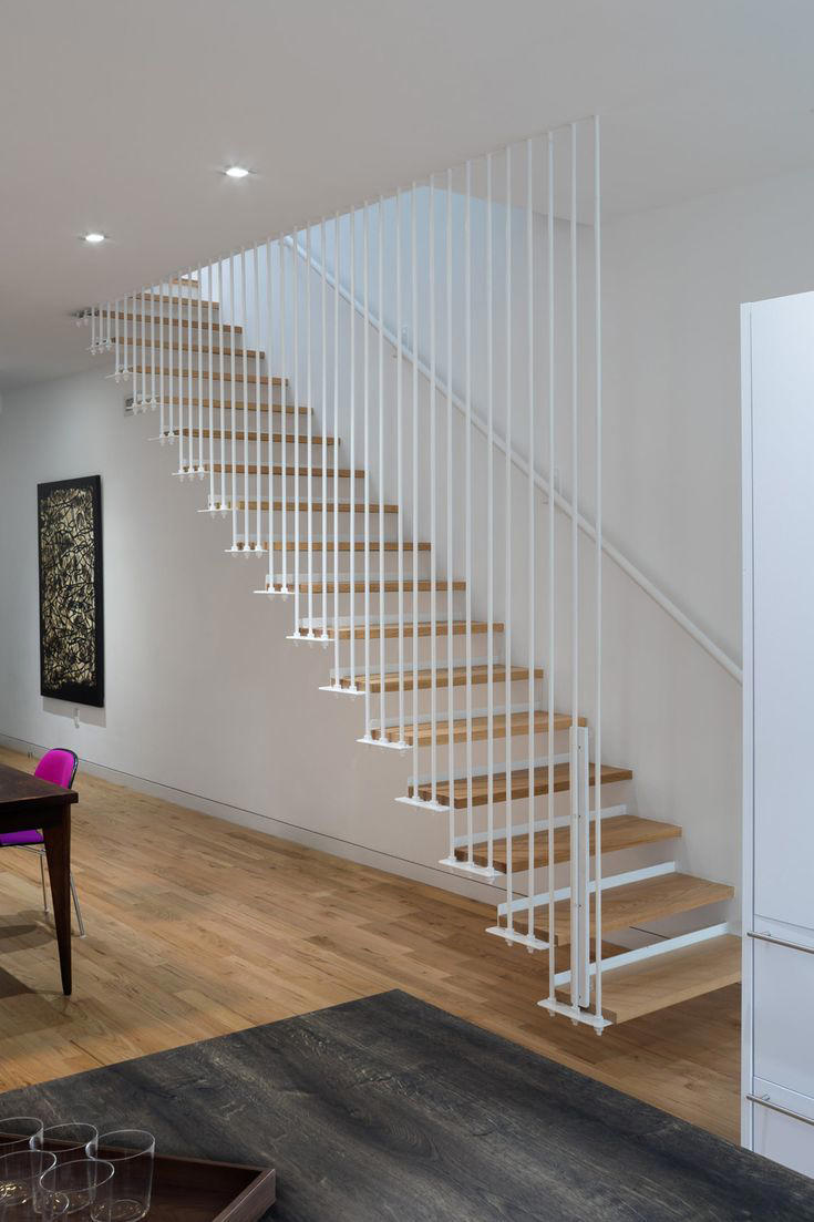 Rumah makin cantik! 5 inspirasi tangga minimalis 2 lantai