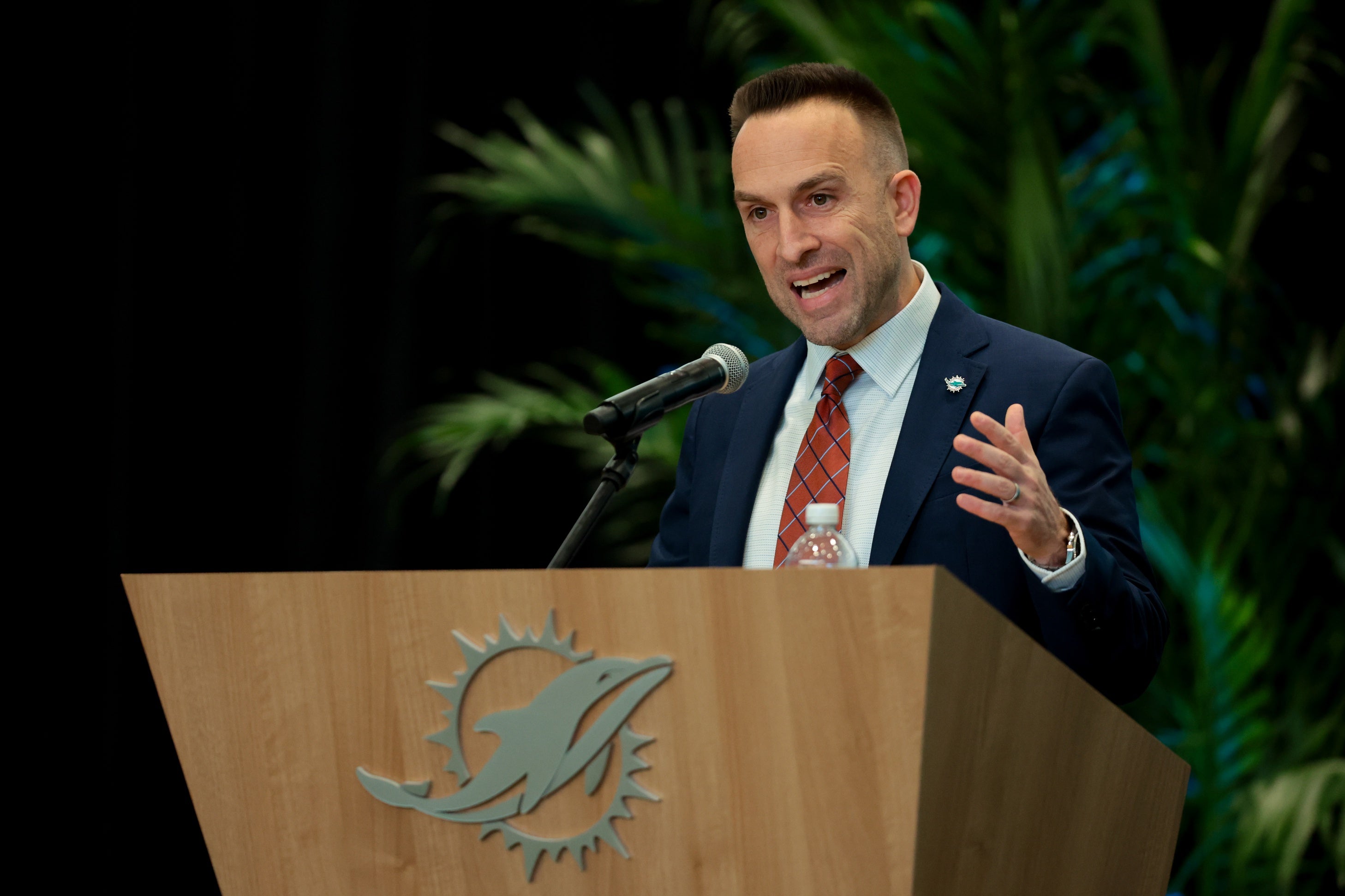 We finally got to see the most important side of Miami Dolphins head ...