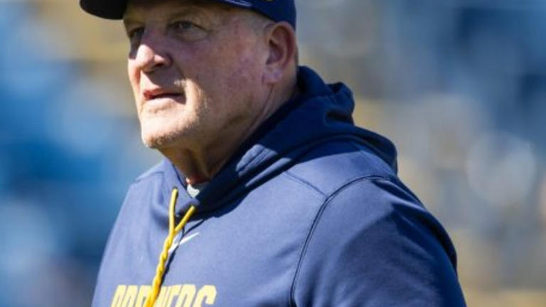 Chicago Cubs fans clap back at Brewers manager Pat Murphy over forced ...
