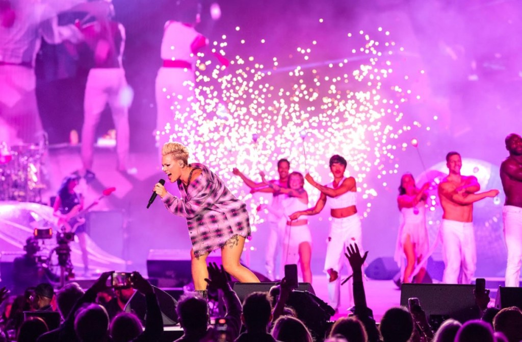 Pink puts on show with a capital 'S' in fight against the big 'C' at ...