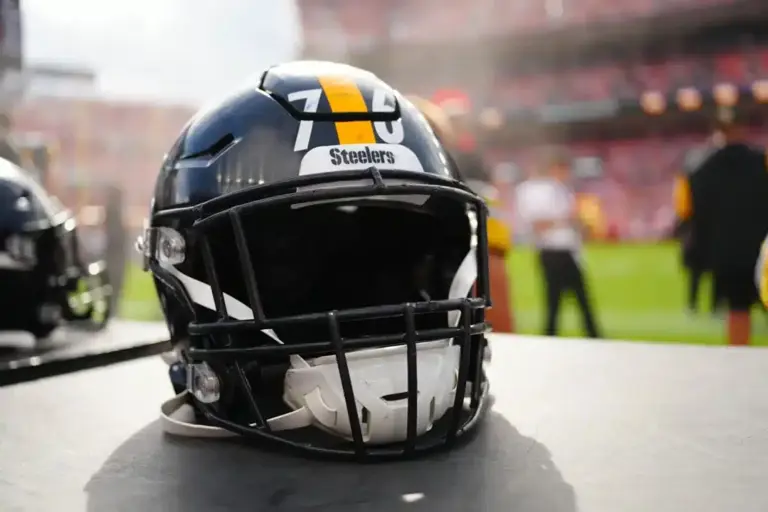 Pittsburgh Steelers: Rising Star May Switch Positions as Role Remains ...
