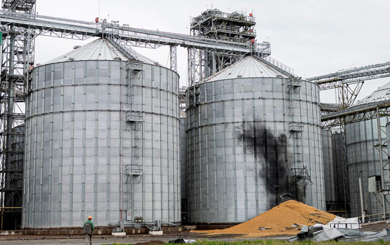 Russian drones attack Kernel elevator in Ukraine's Khmelnytskyi region