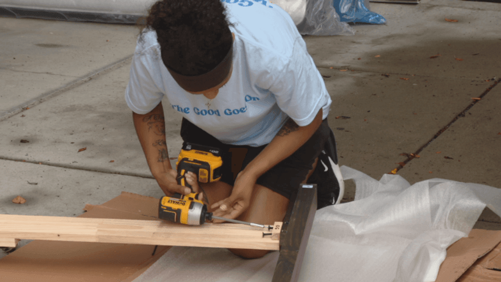 Veterans United volunteers refurbish Patriot Place Apartments